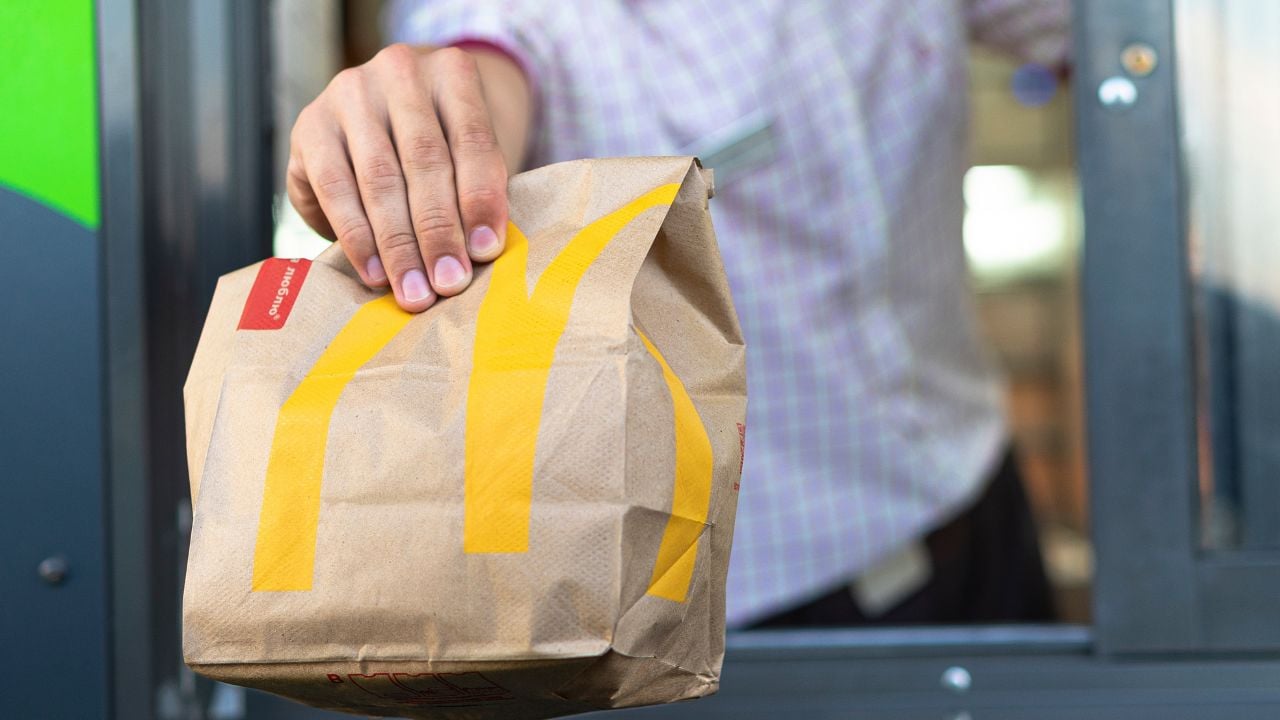 8 Guinness Record-Setting Foods Eaten in 30 Seconds by Speed Eaters ...