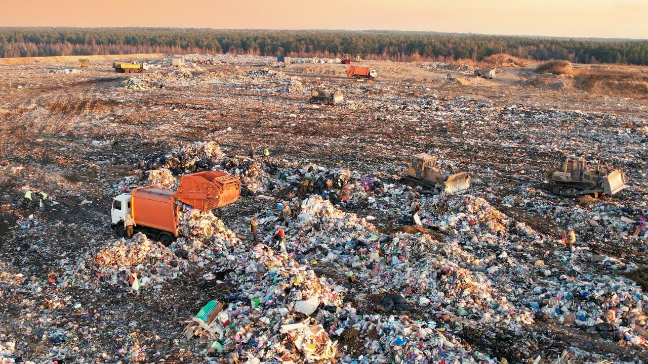 The Smelly West: America's 10 Largest Landfills - Mindfully American